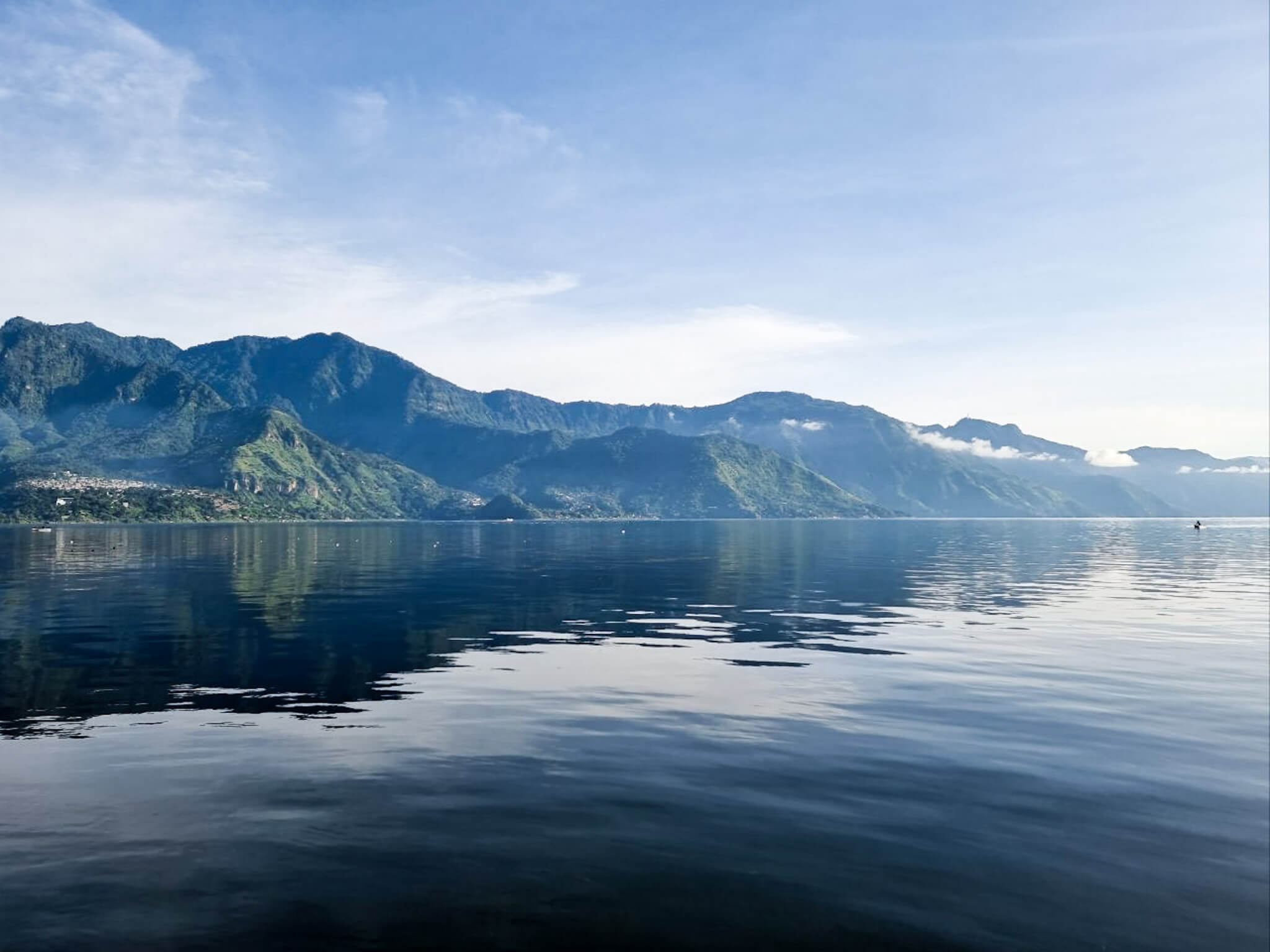 Visiter le lac Atitlán au Guatemala entre villages et volcans